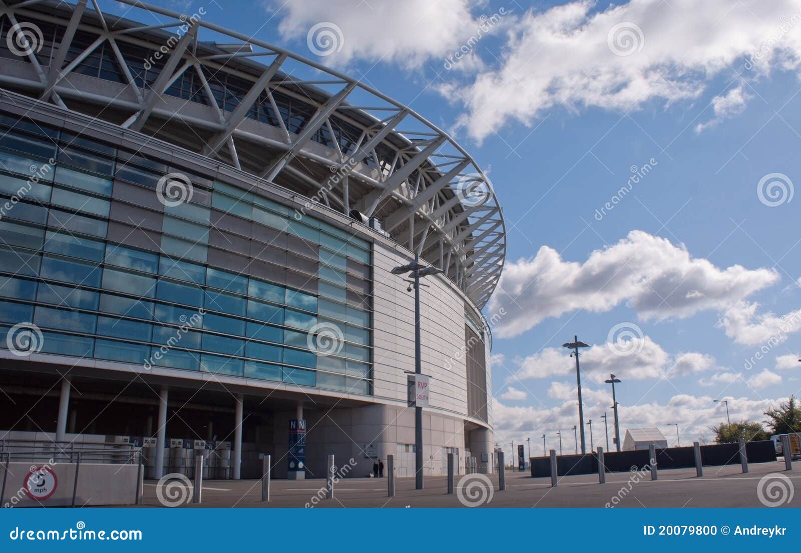 Wembley Stadium at a Sunny Day Editorial Image - Image of entrance ...