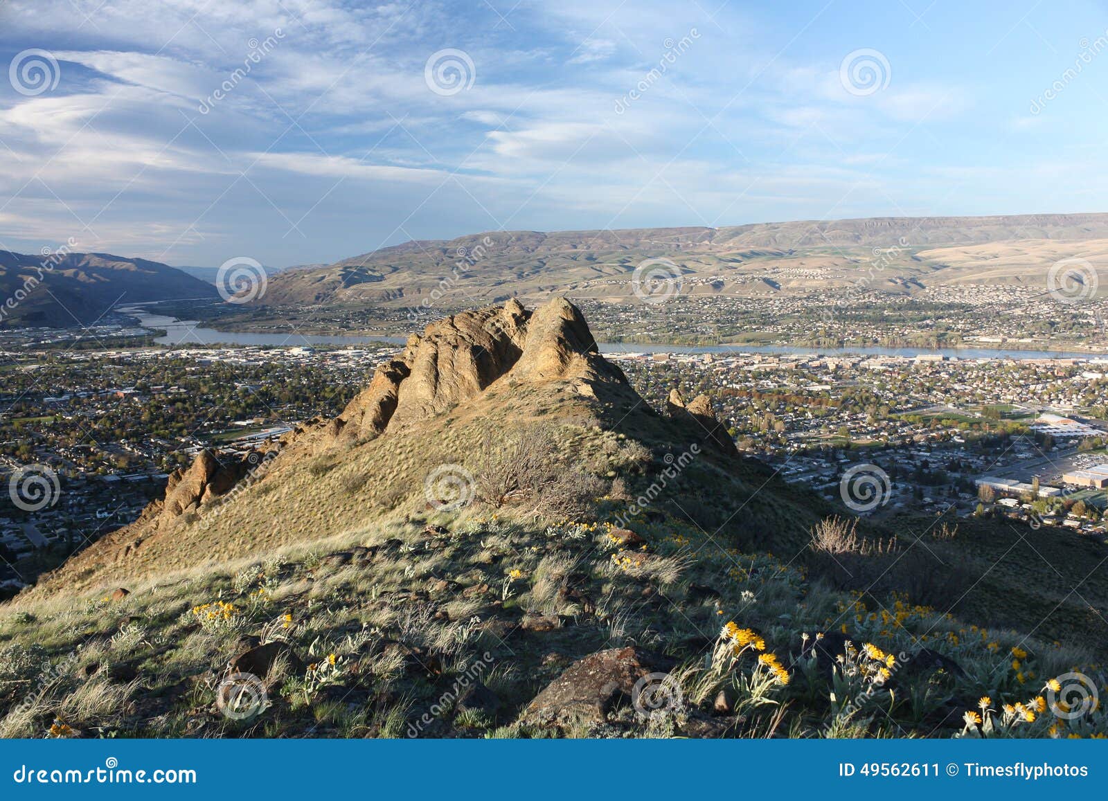 Wenatchee from Saddle Rock 2 Stock Image - Image of river, small: 49562611