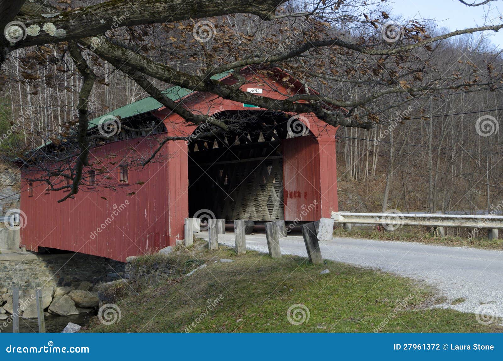 West Arlington Covered Bridge Stock Photo - Image of bridge, travel ...