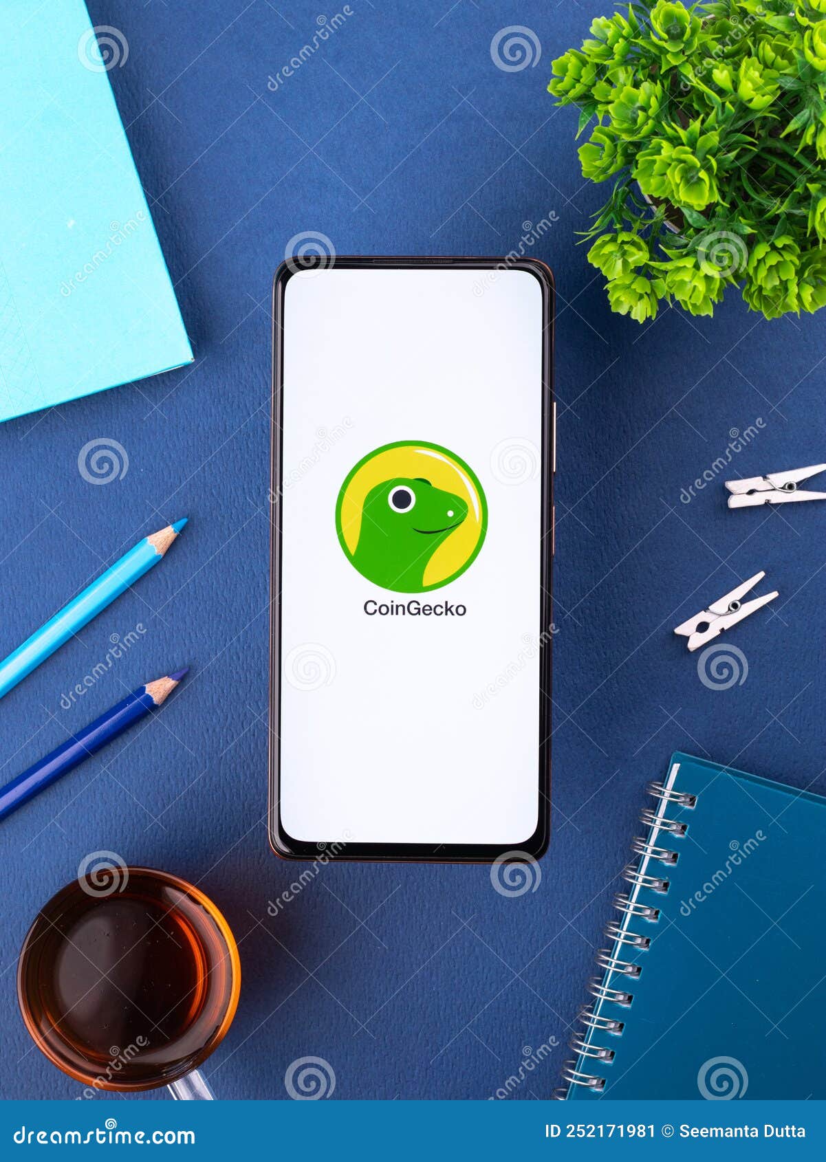 West Bangal, India - January 7, 2022 : CoinGecko Logo on Phone Screen ...