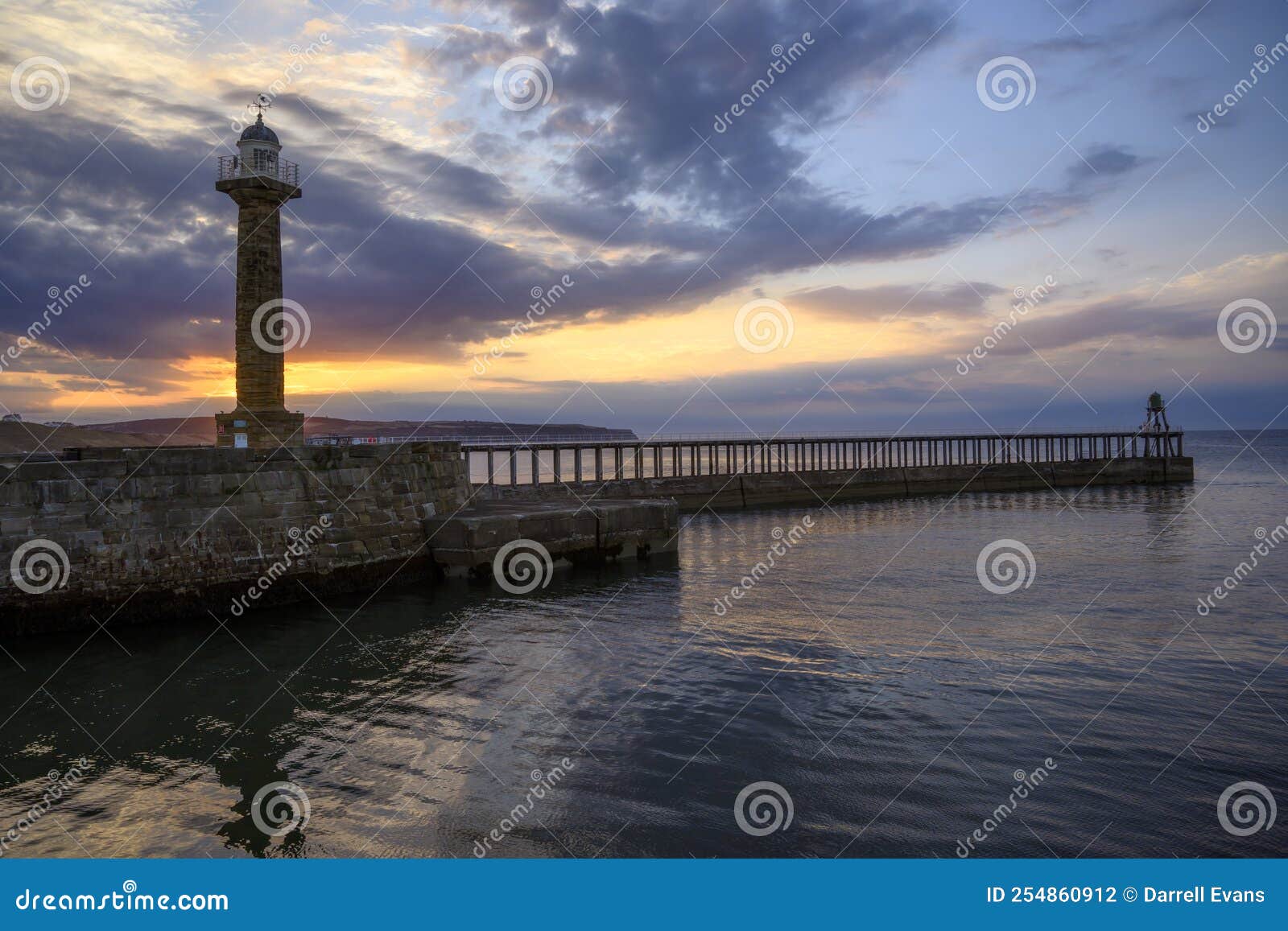 West Lighthouse and Pier at Whitby Stock Photo - Image of tourism ...