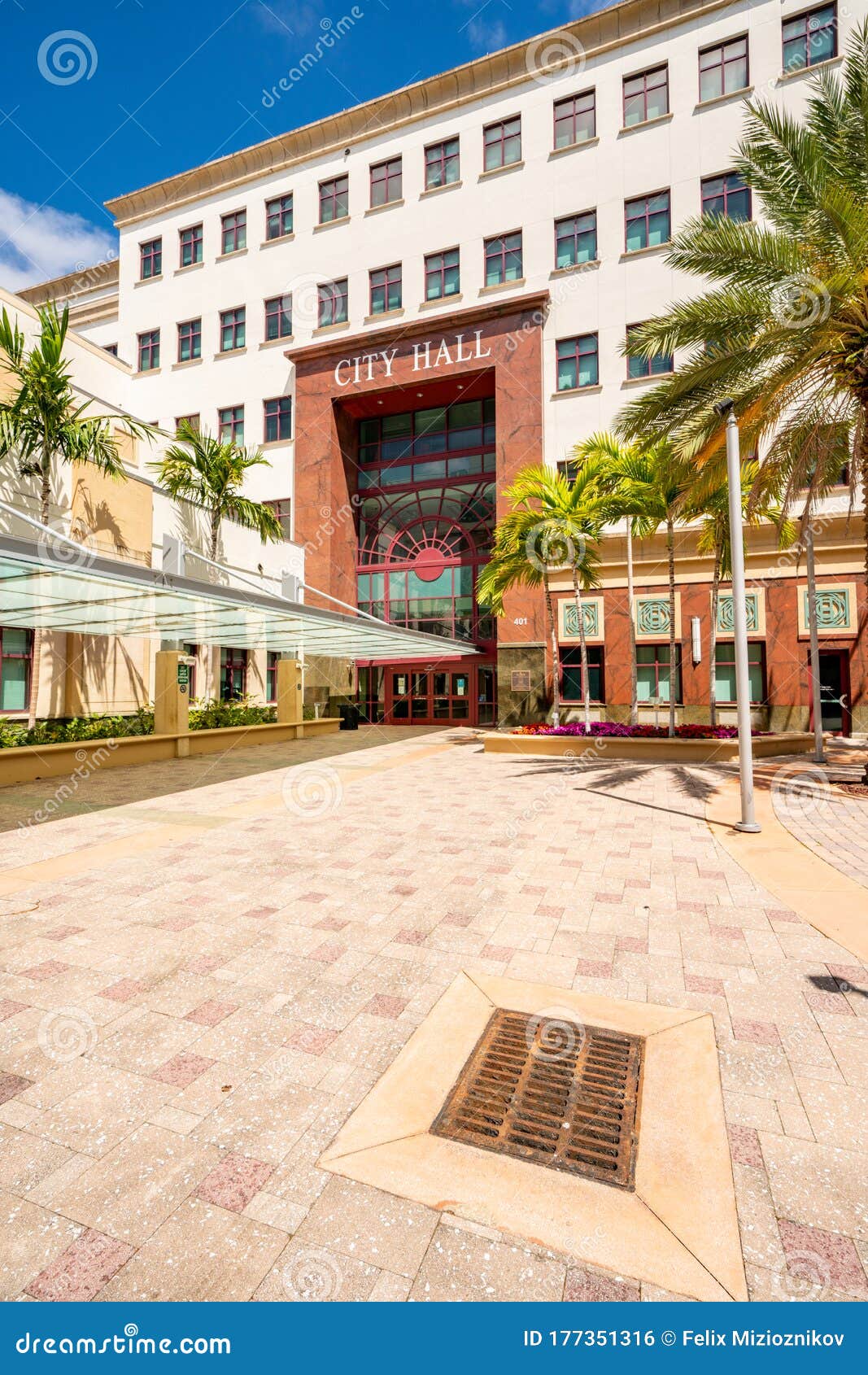 West Palm Beach City Hall Building Editorial Photo - Image of modern ...