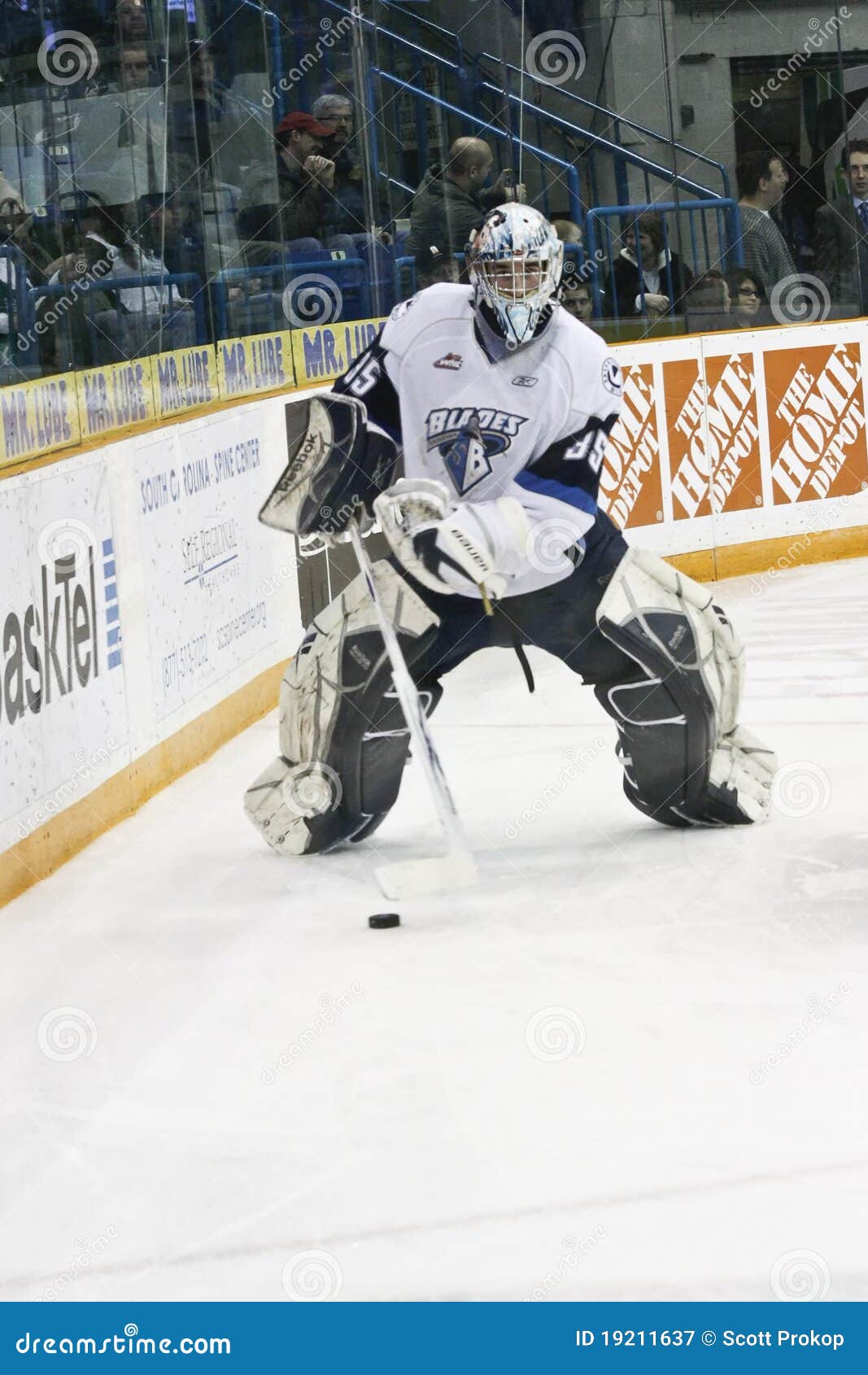 Western Hockey League (WHL) Game Editorial Photography - Image of play ...