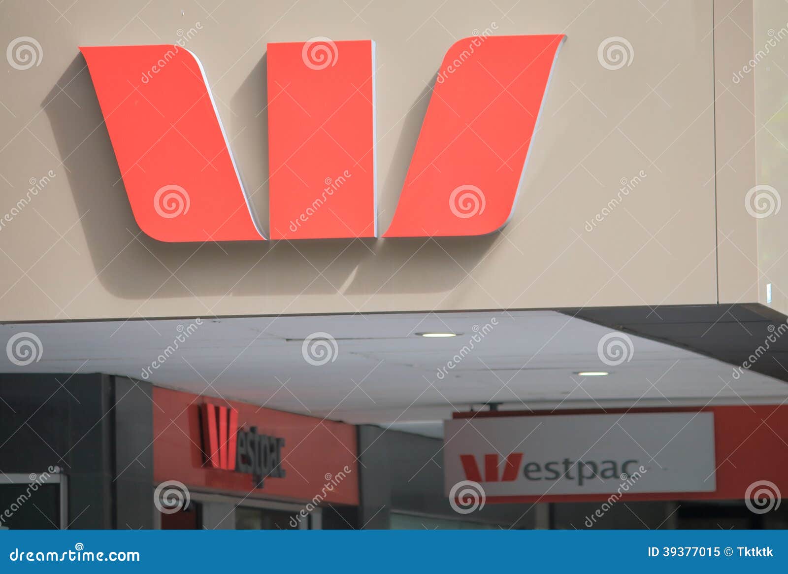 Westpack Bank editorial image. Image of sign, banking - 39377015