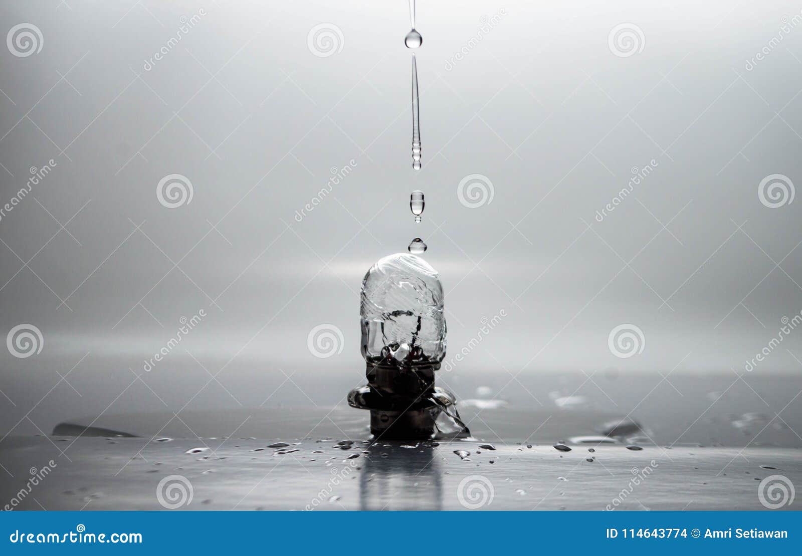 Wet bulb stock photo. Image of inside, water, electricity - 114643774