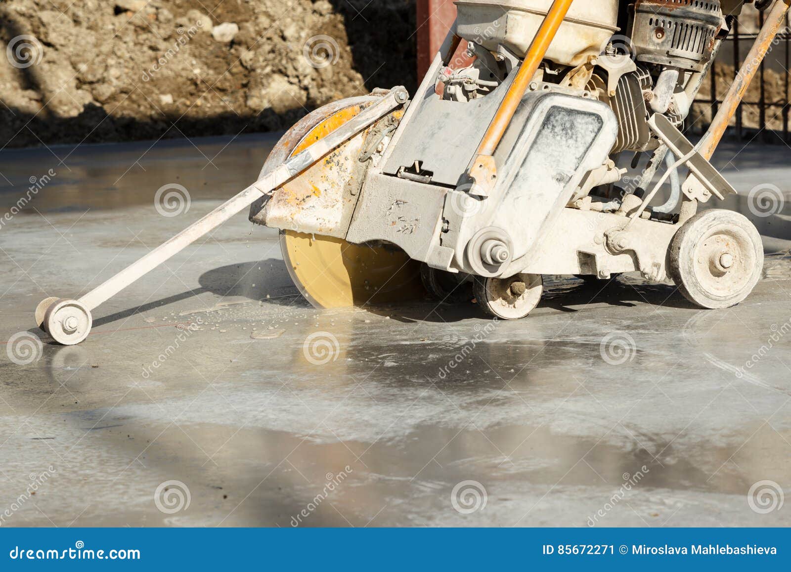 Wet concrete cutting stock image. Image of diamond, site - 85672271