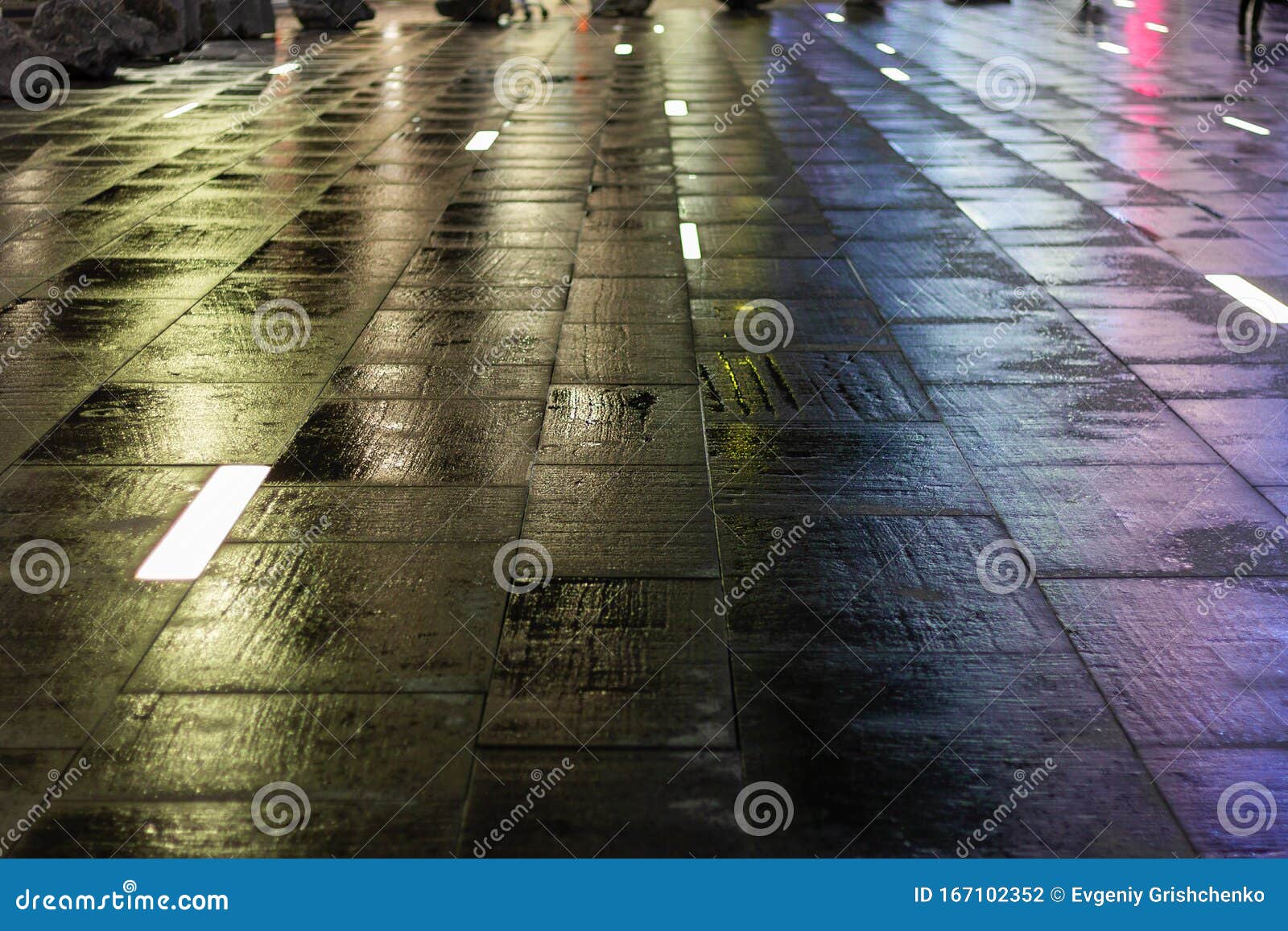 Wet Floor Night Texture Stock Illustrations – 913 Wet Floor Night ...