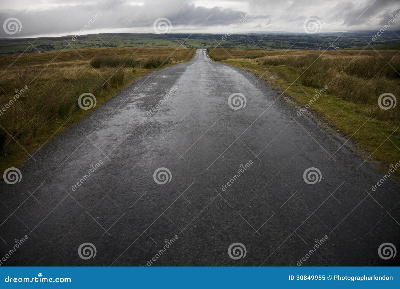 Wet Road in Yorkshire Dales Yorkshire England Stock Image - Image of ...
