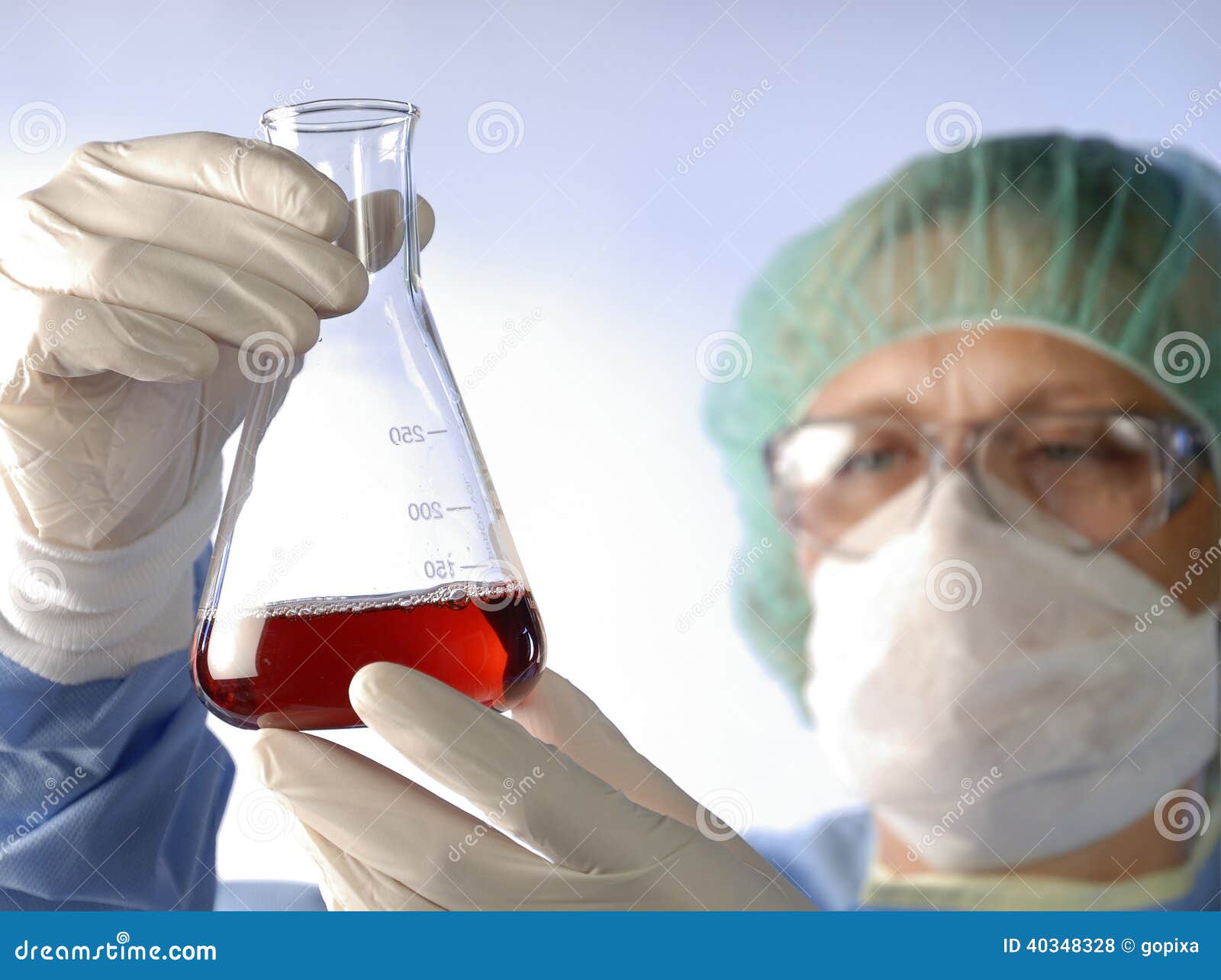 Wetenschapper stock foto. Image of medisch, kleding, mond - 40348328