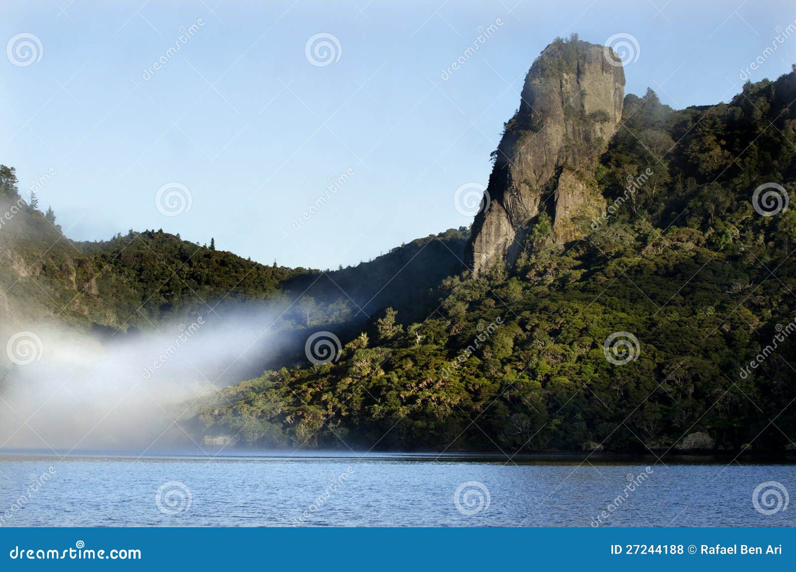 Whangaroa Harbor New Zealand Stock Photo - Image of splash, ship: 27244188