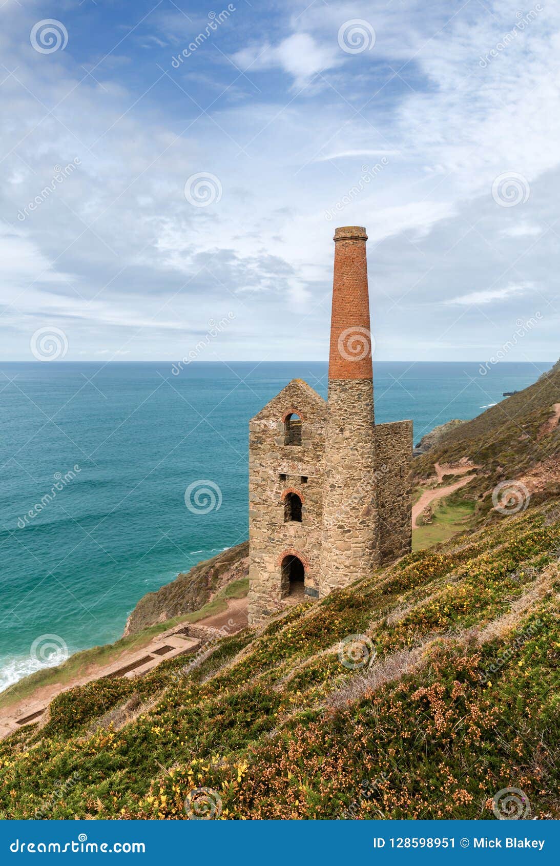 Wheal Coates Engine House, South West Coast Path, Cornwall Royalty-Free ...