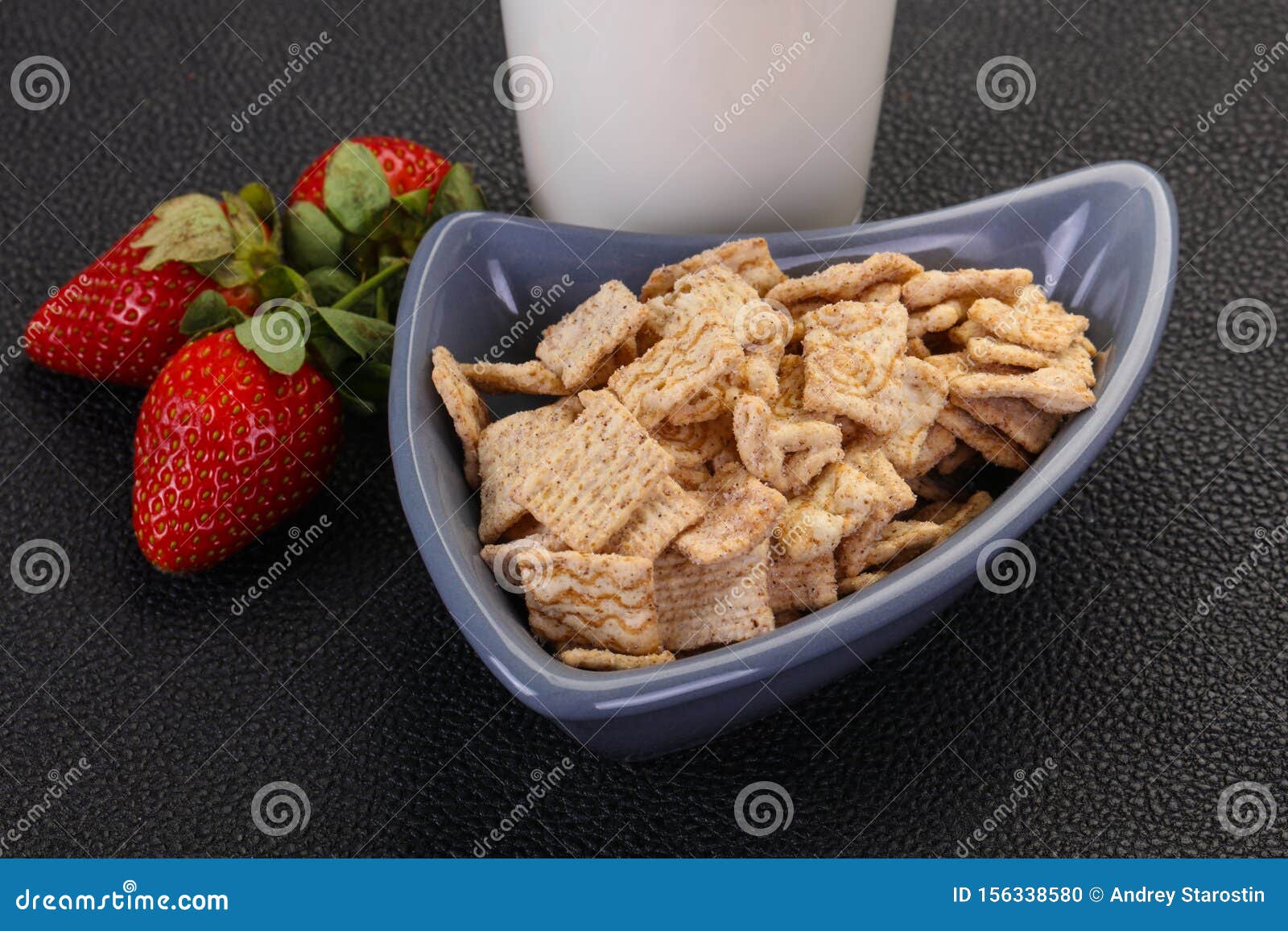 Wheat flakes for breakfast stock photo. Image of heap - 156338580