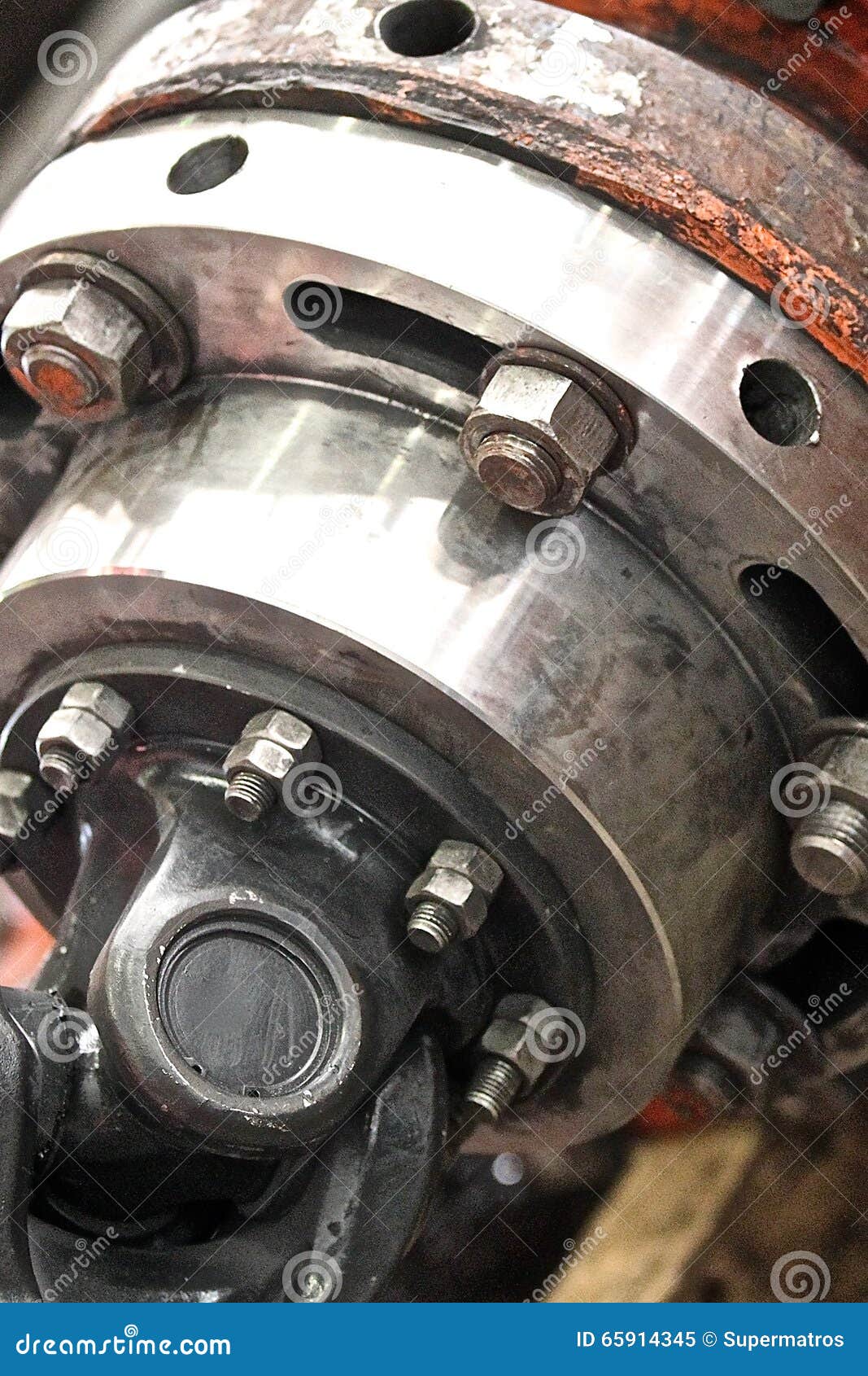 Wheel assembly rotation stock image. Image of shaft, reducer - 65914345