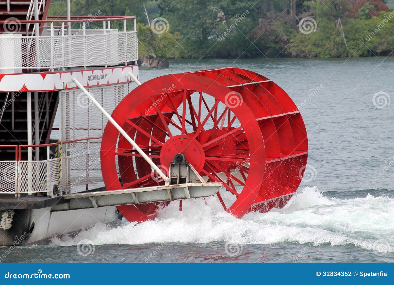 Wheel of the boat stock photo. Image of marine, rope - 32834352