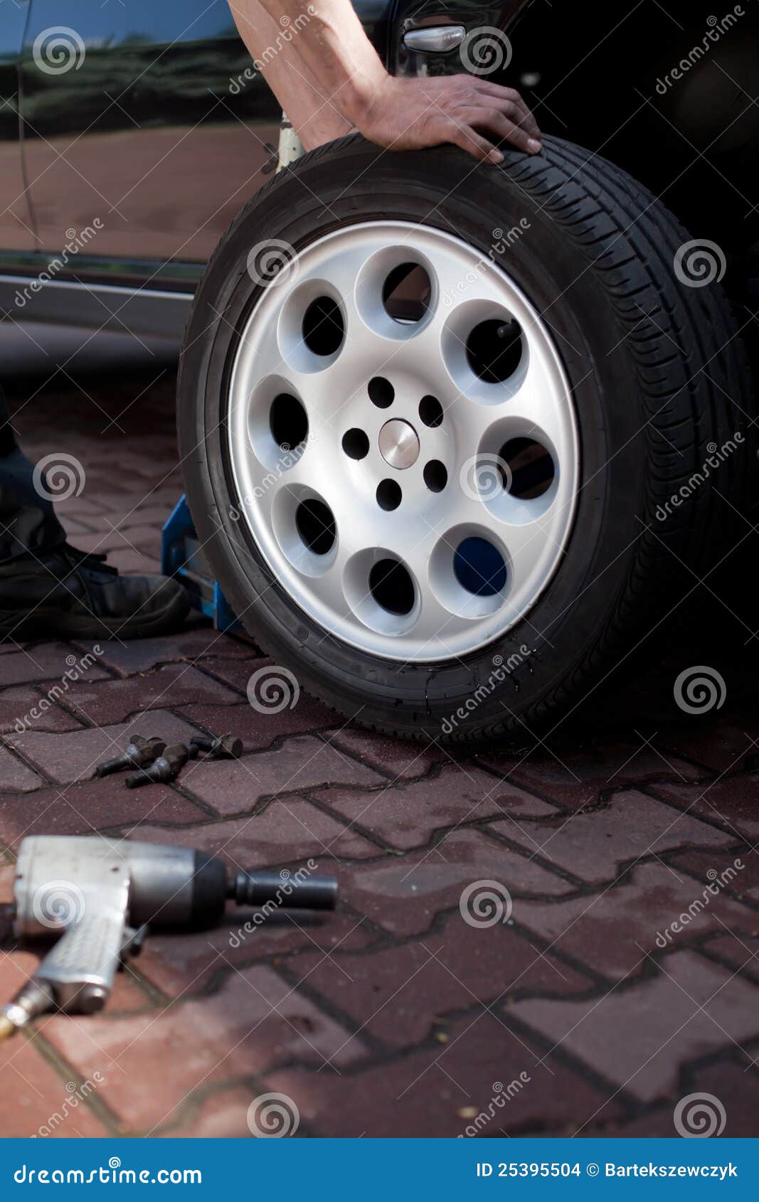 Wheel change stock photo. Image of worker, mechanical - 25395504