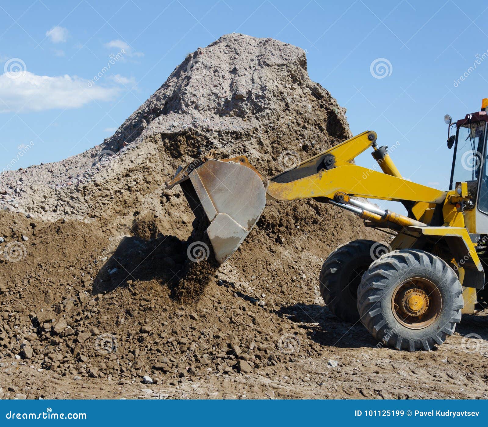 Wheel Excavator Digging Gravel Pile Stock Image - Image of load ...