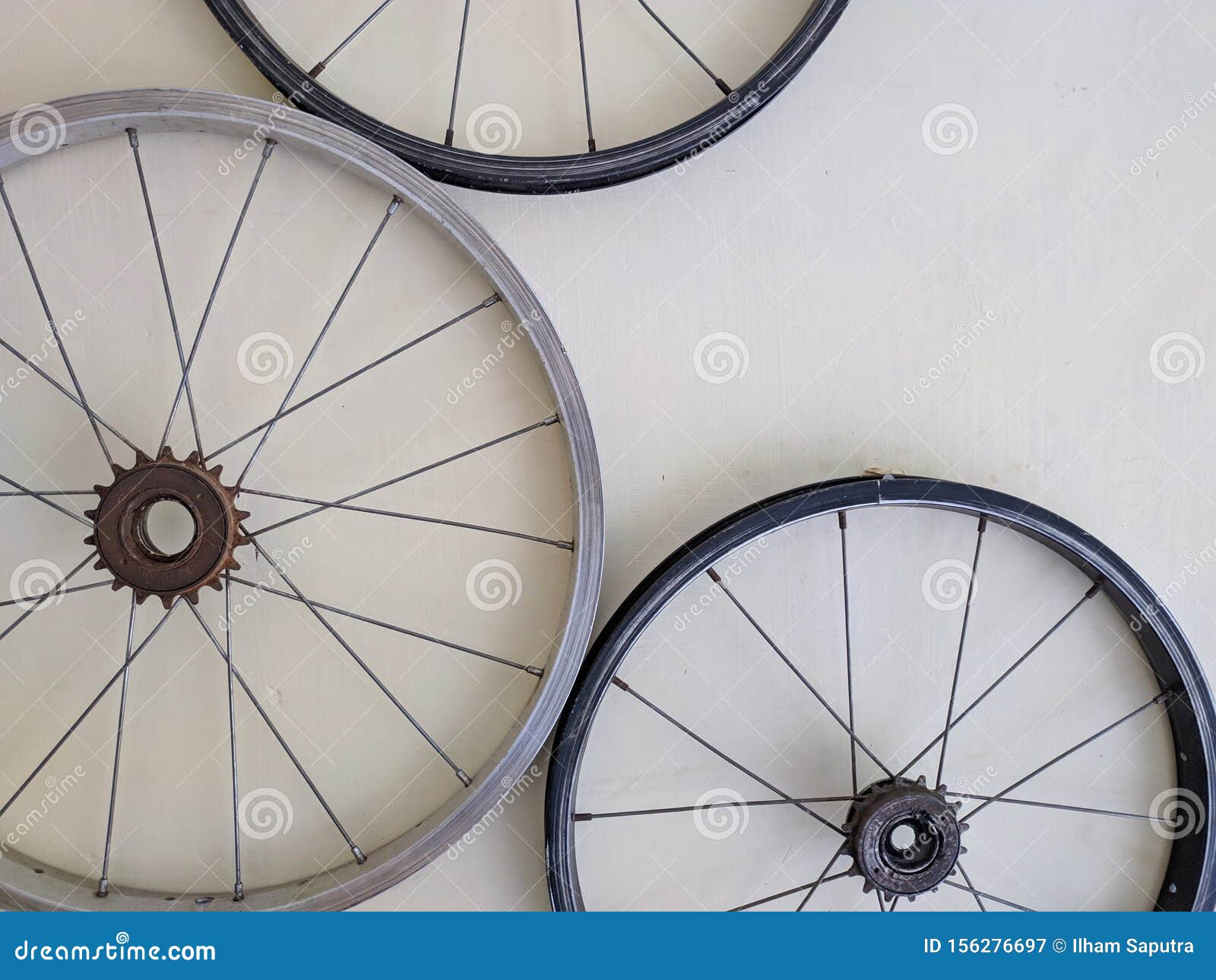 Wheel Frame Background on the Wall Stock Image - Image of isolated ...