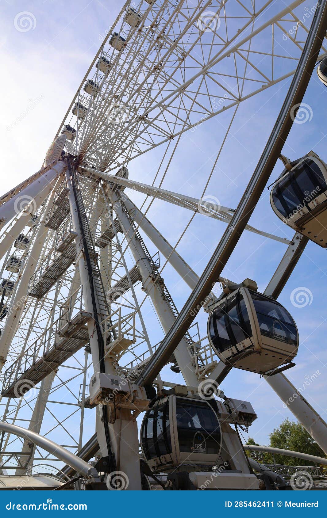 Wheel of Liverpool is a Transportable Ferris Wheel Editorial Photo ... Wheel of Liverpool is a Transportable Ferris Wheel Editorial Photo ...