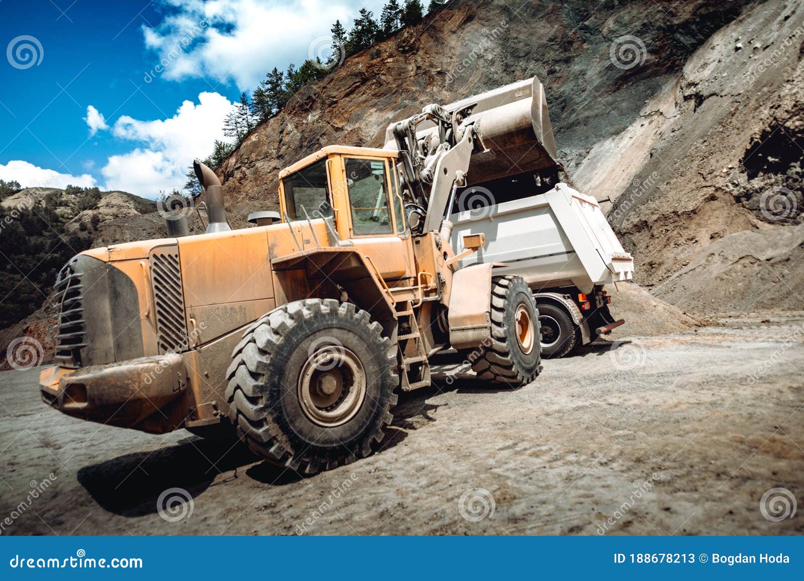 Wheel Loader Bulldozer with Backhoe Loading Dumper Trucks on ...