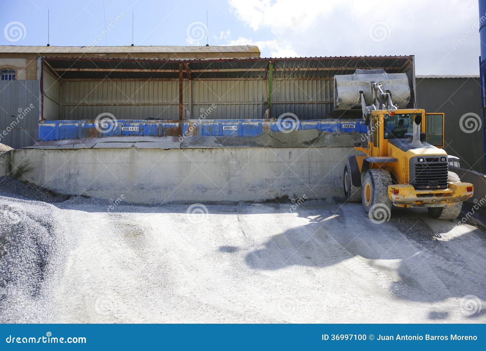 Wheel Loader Excavator Unloading Sand Stock Photo - Image of industry ...