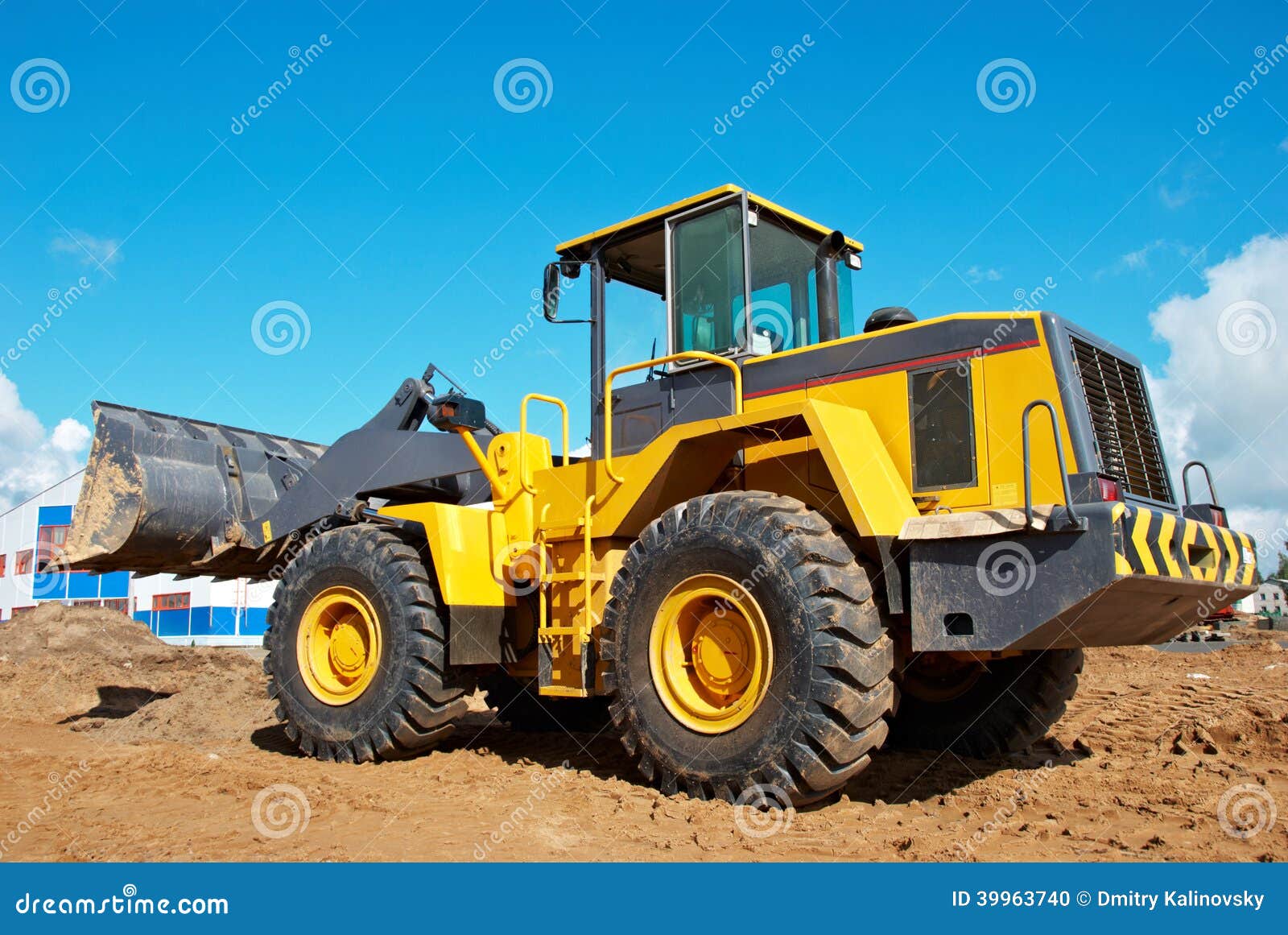 Wheel Loader Excavator at Work Stock Photo - Image of bucket ...