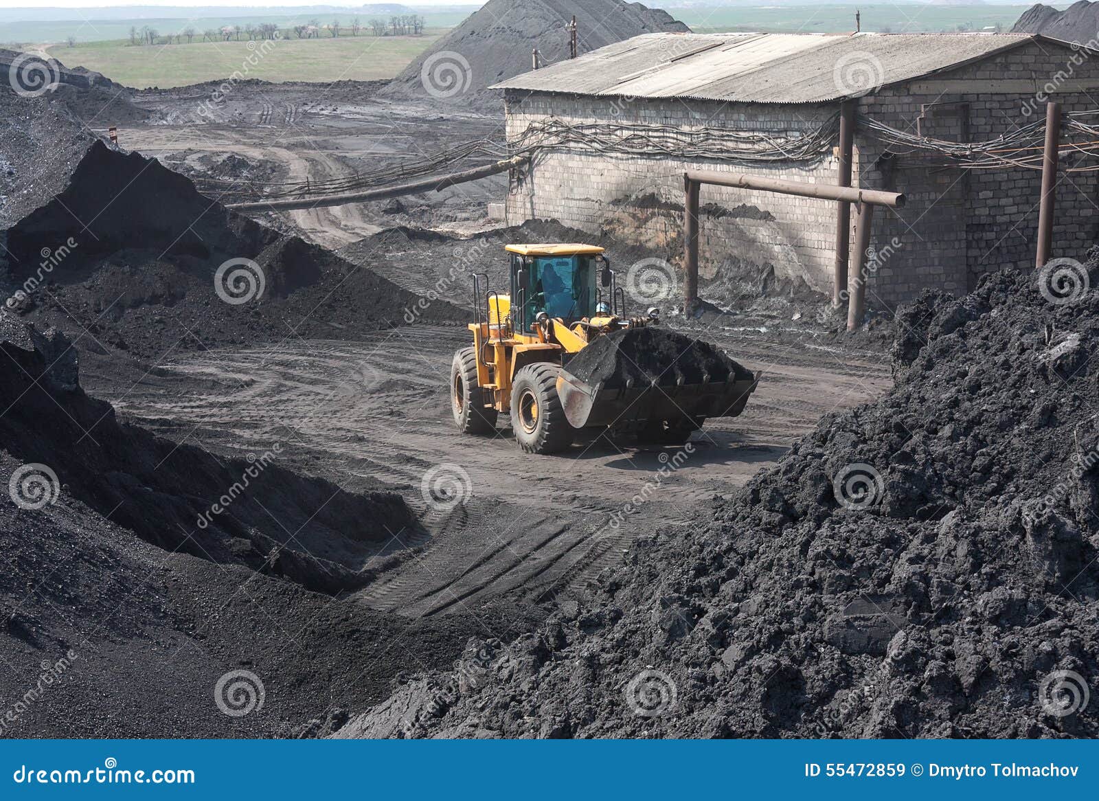 Wheel Loader Machine Loading Coal Stock Image - Image of donbass ...