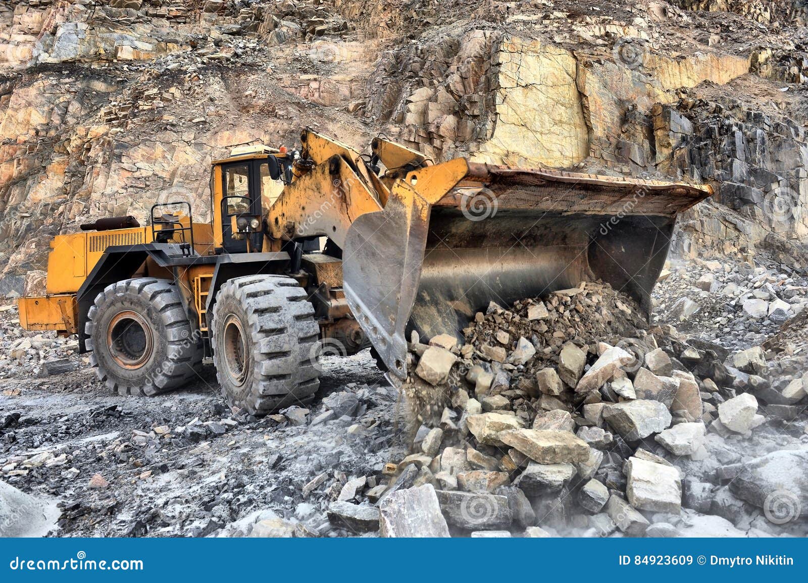 Wheel Loader Machine Unloading Rocks Stock Image - Image of earth, sand ...
