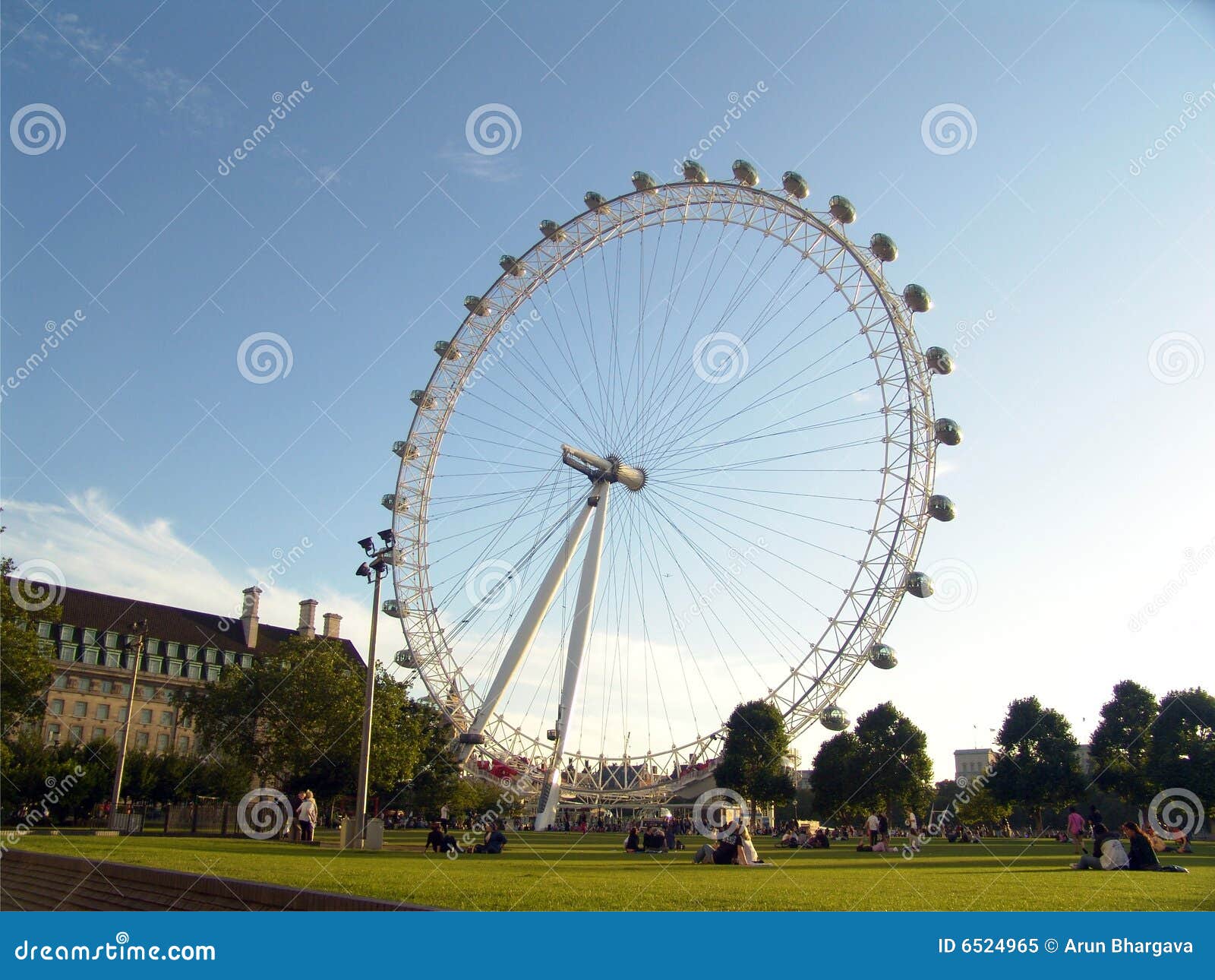 Wheel London editorial image. Image of capsules, balance - 6524965