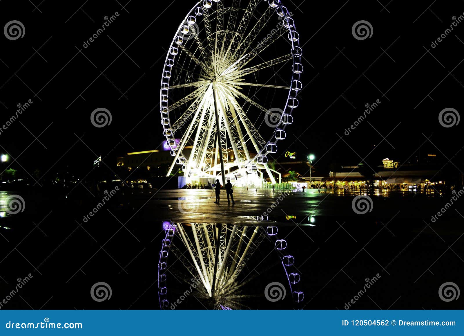 Wheel at Nighttime,reflection Editorial Photography - Image of party ...