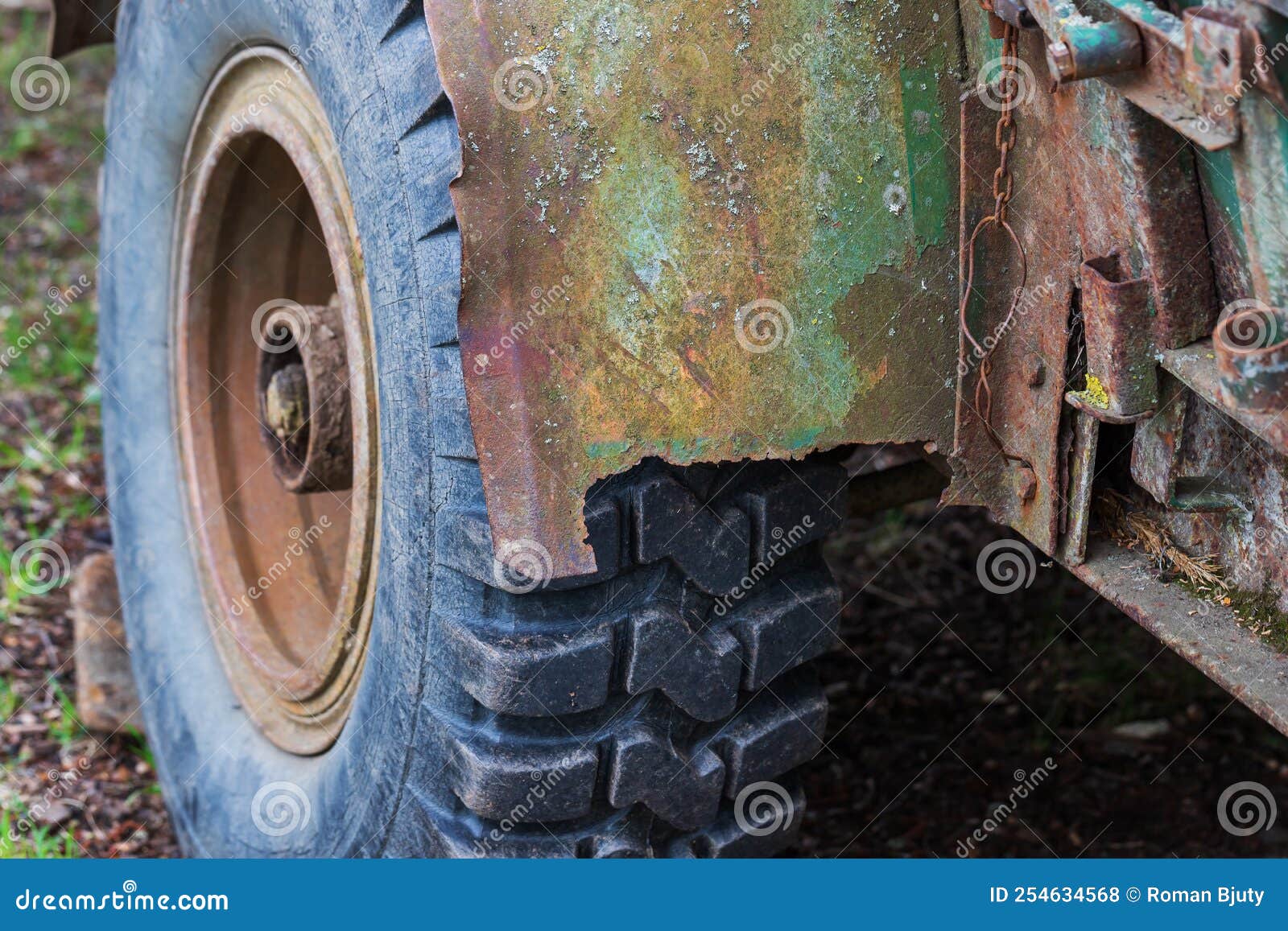 The Wheel of an Old Tin Rusty Cart Stock Photo - Image of wooden ...