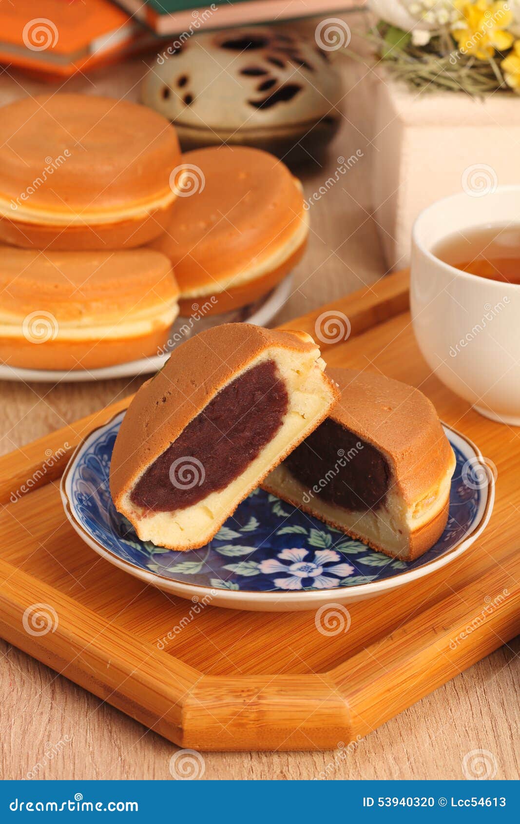 Wheel-shaped Cake Royalty-Free Stock Image | CartoonDealer.com #78144184