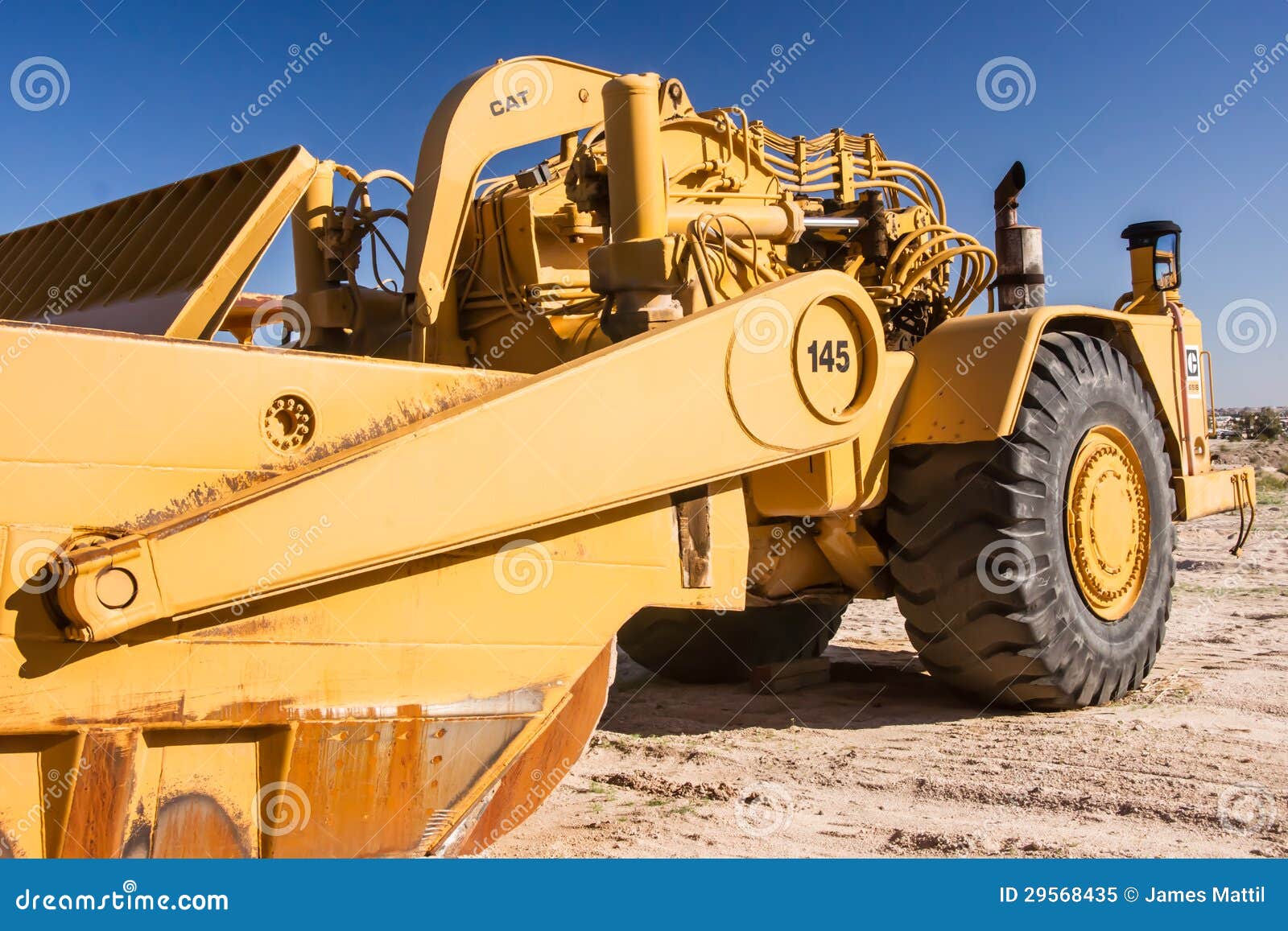 Wheeled Tractor Scraper editorial image. Image of hauling - 29568435