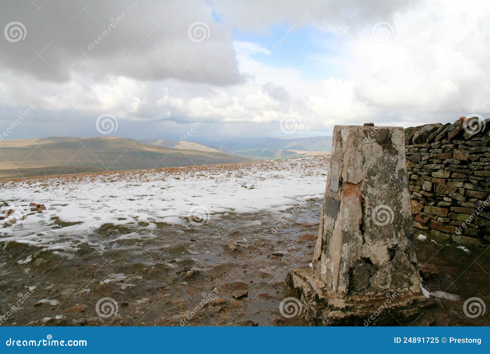 Whernside Summit. stock image. Image of summit, dentdale - 24891725