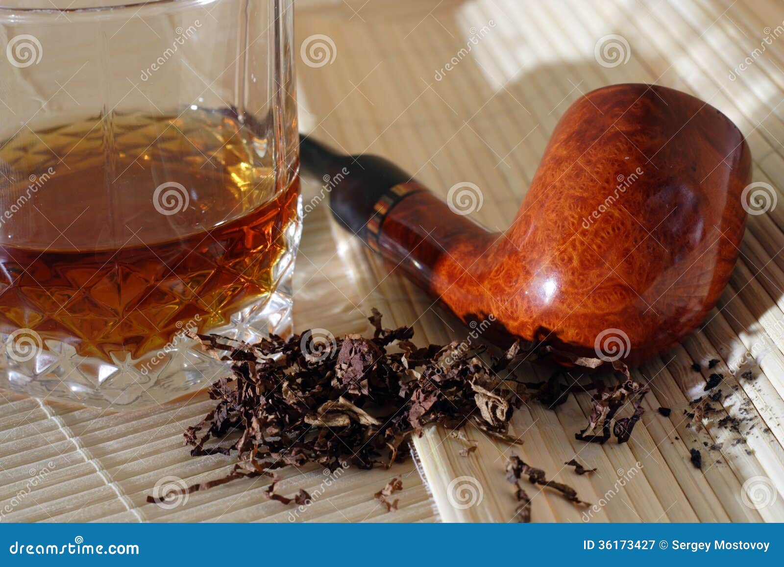 Whisky and the pipe stock image. Image of tobacco, sunlight - 36173427