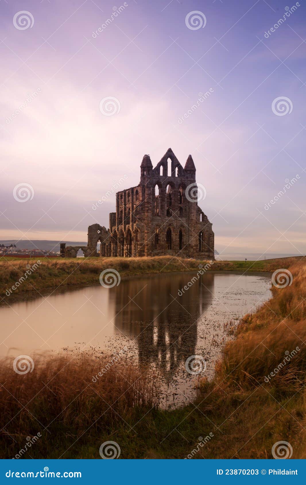 Whitby abbey ruins stock image. Image of reflection, monastic - 23870203