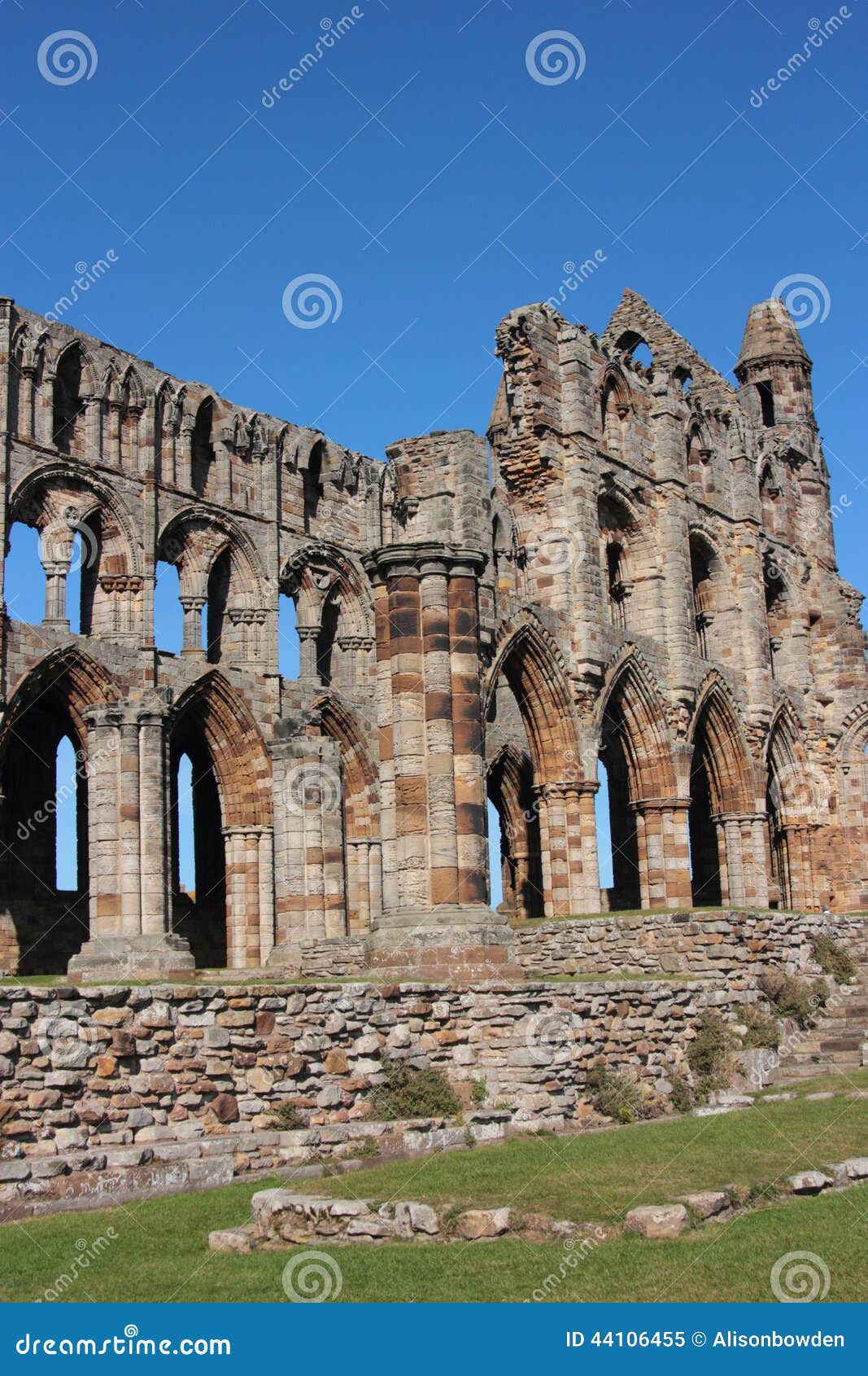 Whitby Abbey Yorkshire Uk imagen de archivo. Imagen de historia - 44106455