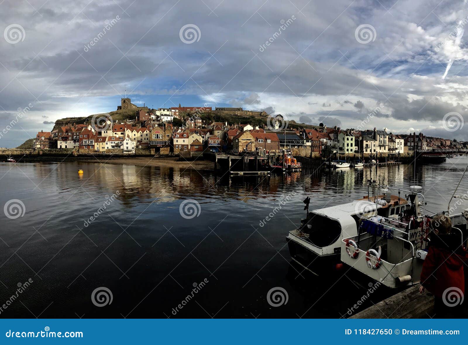 Whitby bay harbour editorial image. Image of october - 118427650
