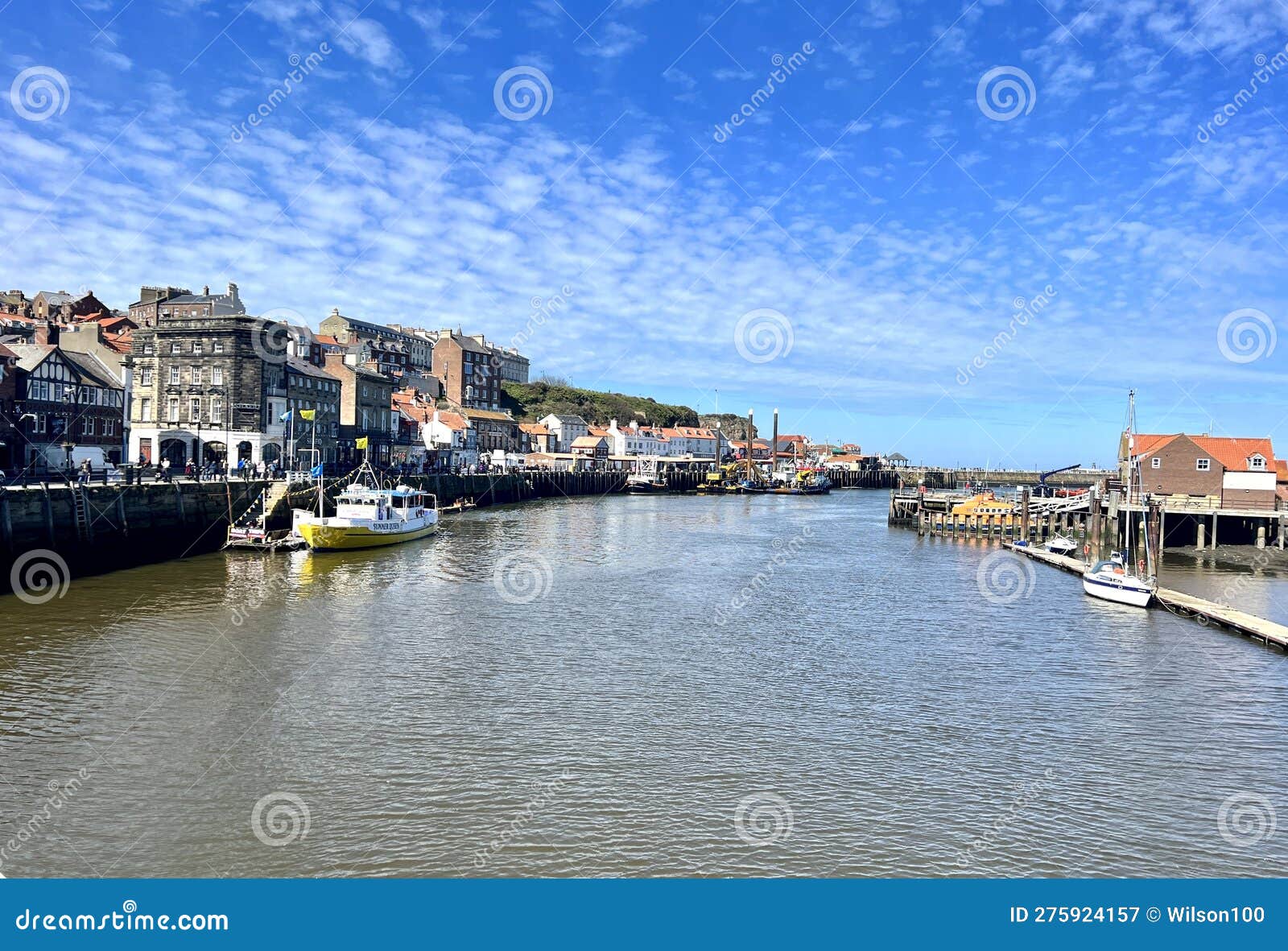 Whitby Harbour editorial photography. Image of tourism - 275924157