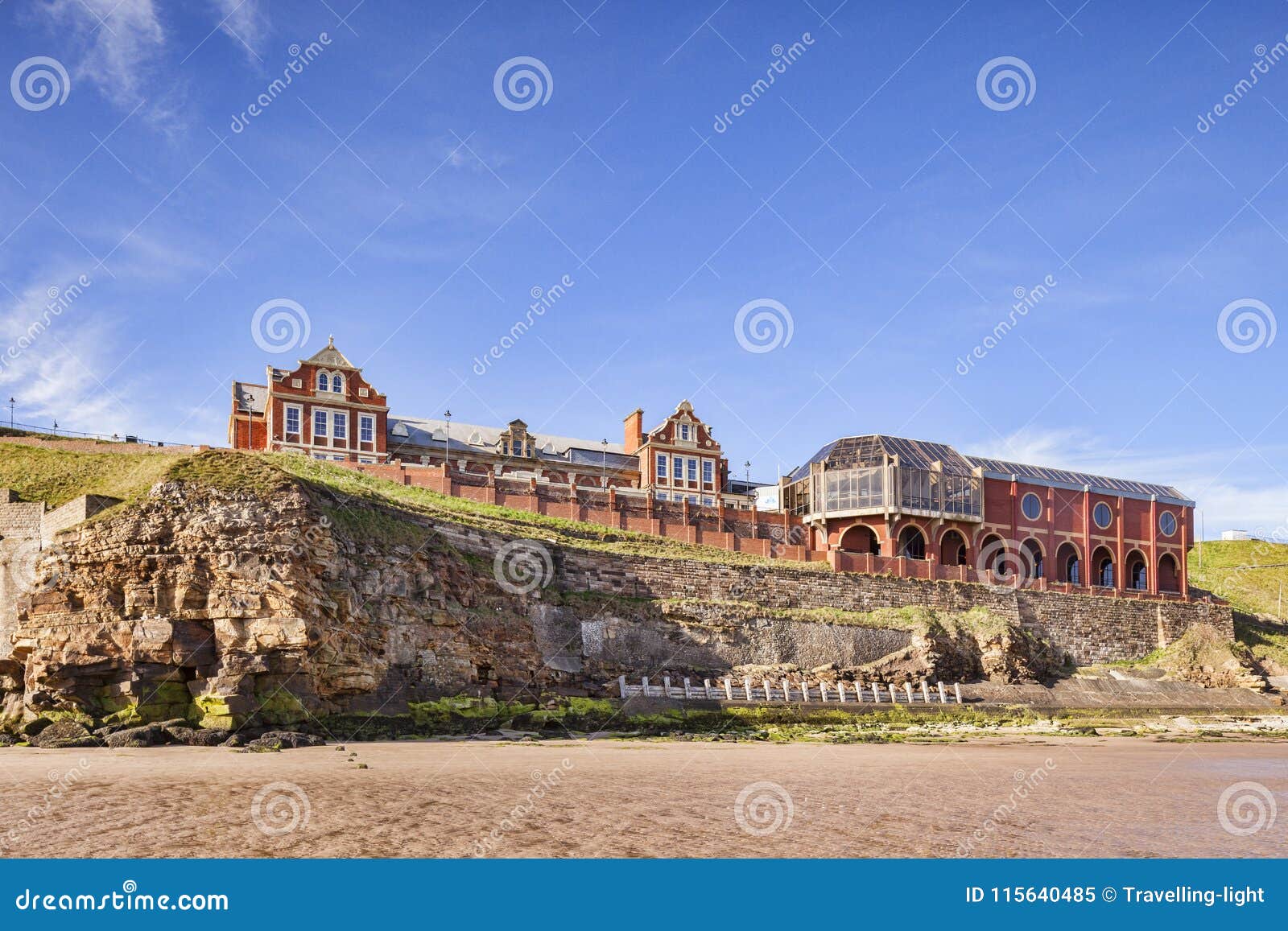 Whitby Pavilion North Yorkshire R-U Image éditorial - Image du côtier ...