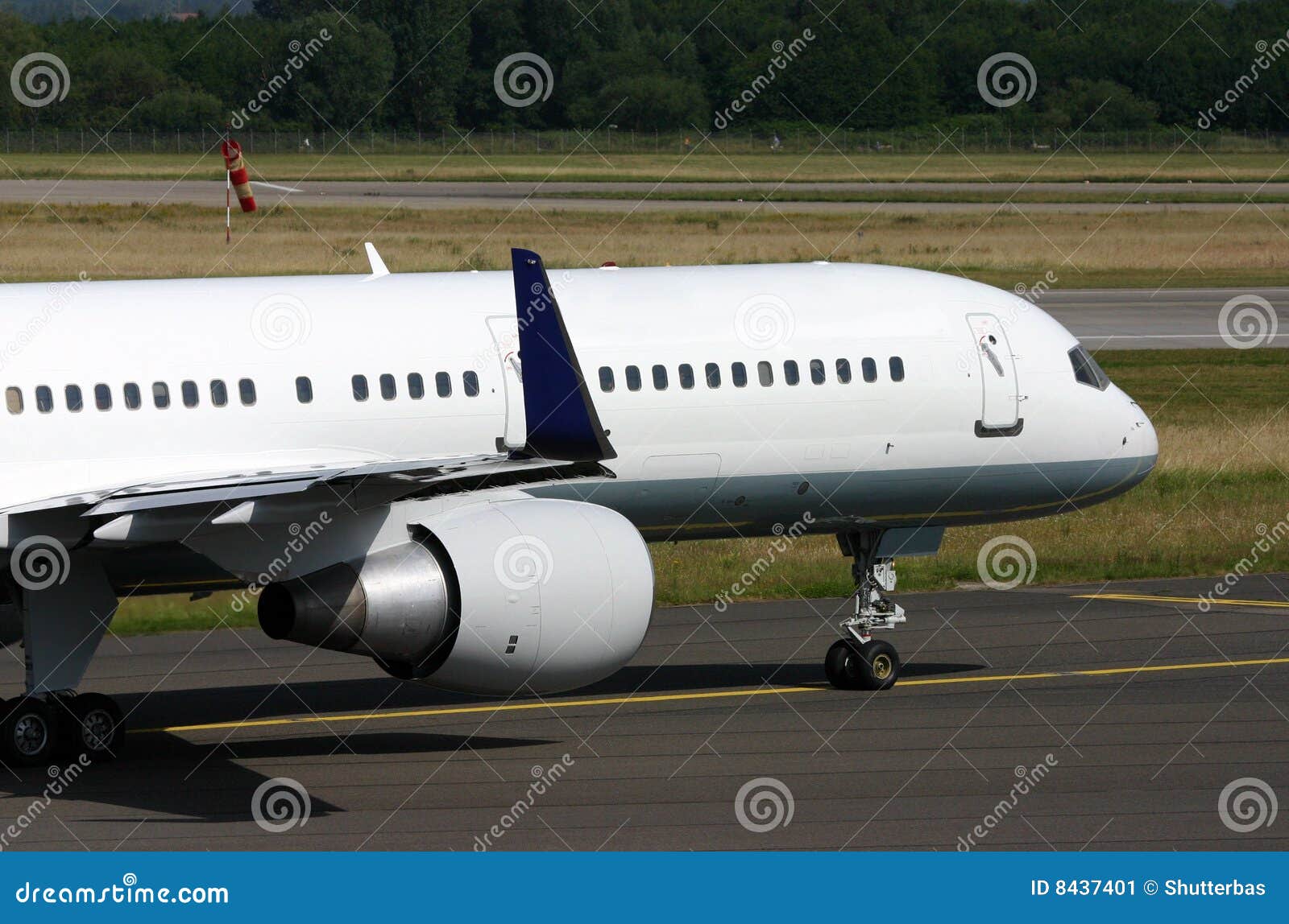 White 757 stock image. Image of gear, clean, cargo, flight - 8437401