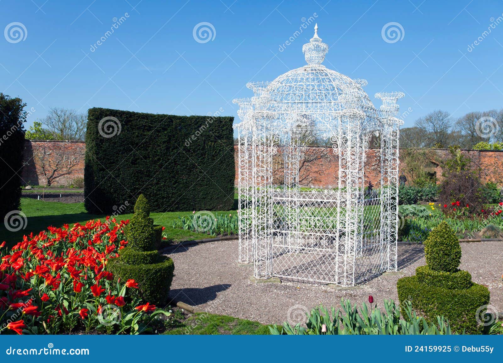 White Arbour in a Large Garden Stock Image - Image of arley, springtime ...