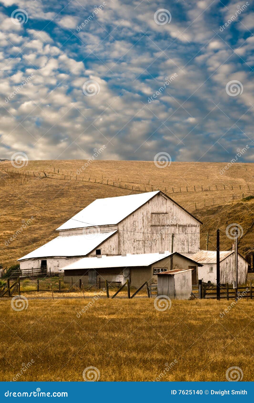 White Barn stock photo. Image of pasture, color, america - 7625140