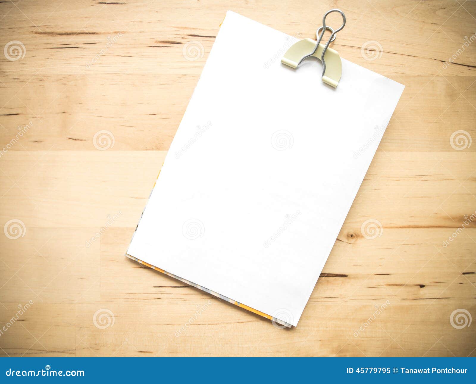 White Blank Note Paper and Cliped on Wood Stock Image - Image of ...