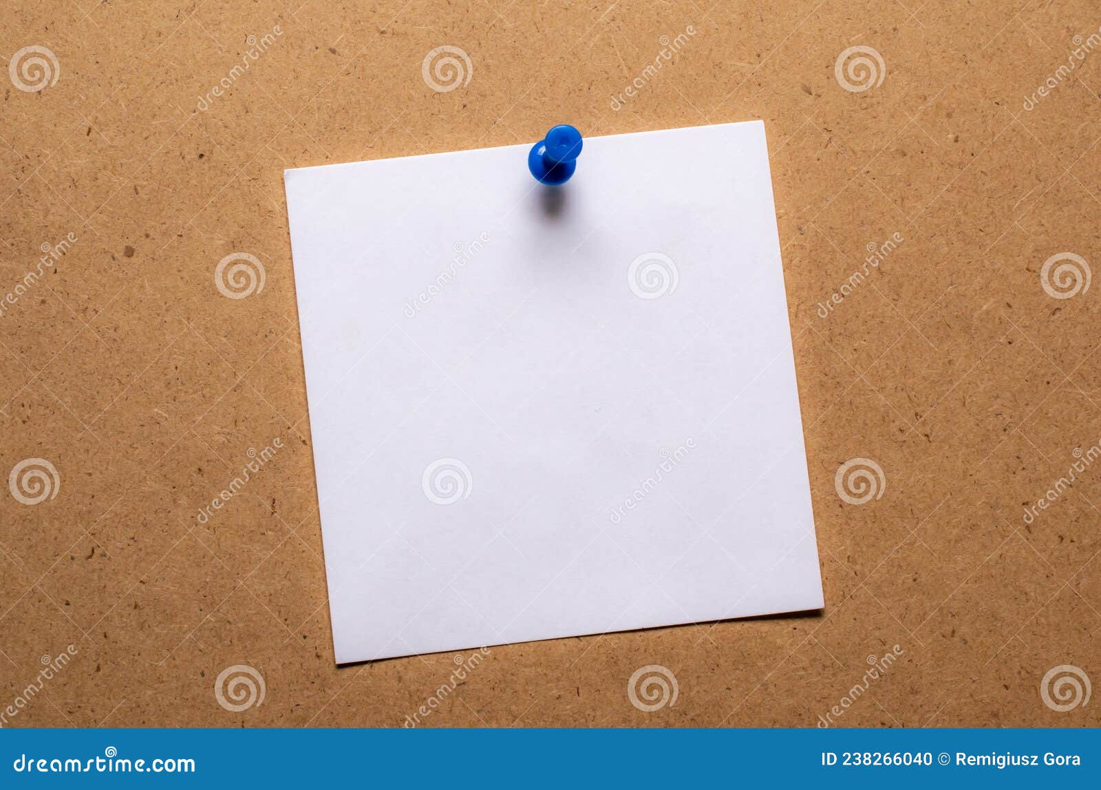 White Blank Note Pinned To a Notice Board with a Paper Clip Stock Photo ...