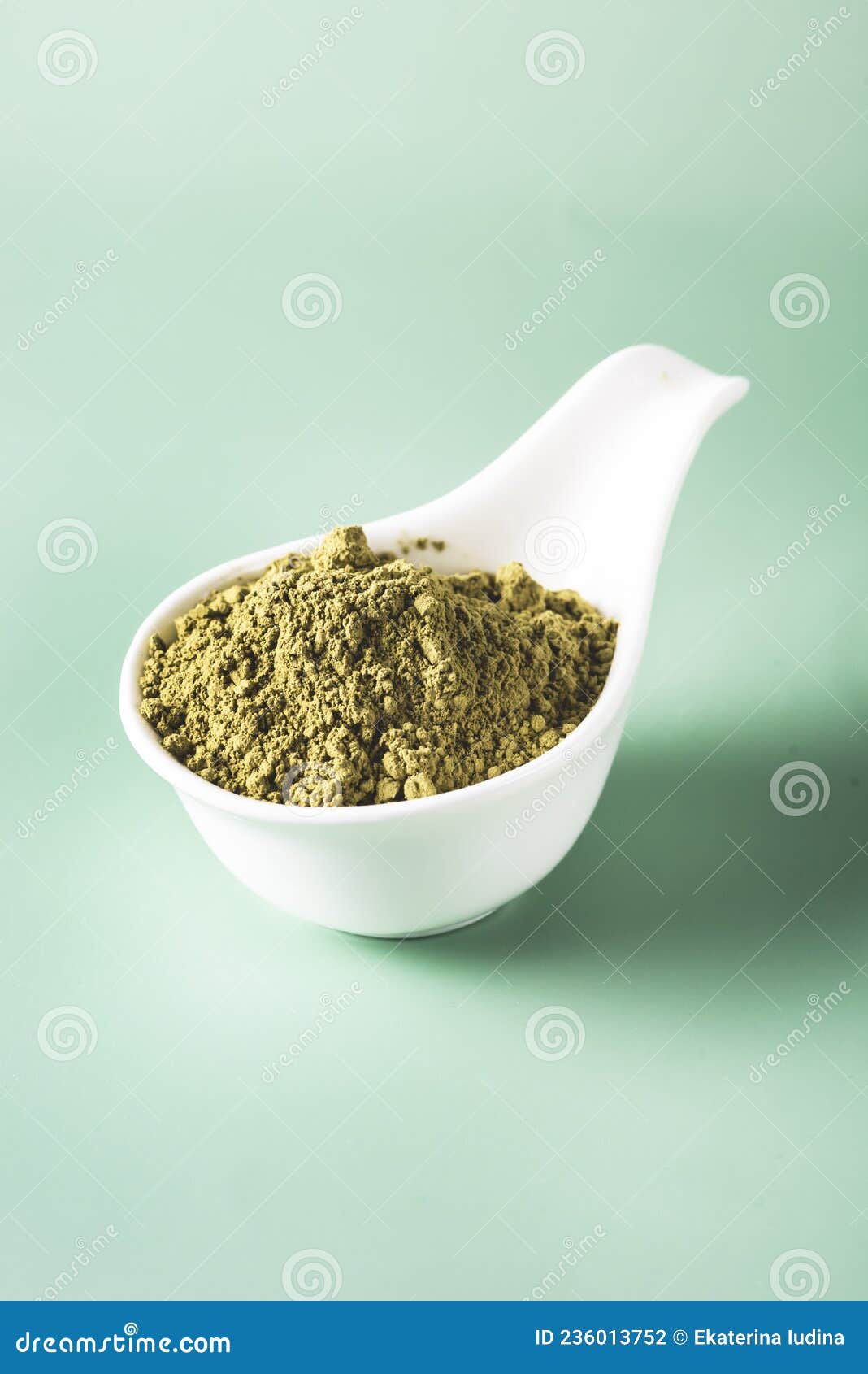White Bowl with Green Matcha Powder Pink Background Vertical Stock ...