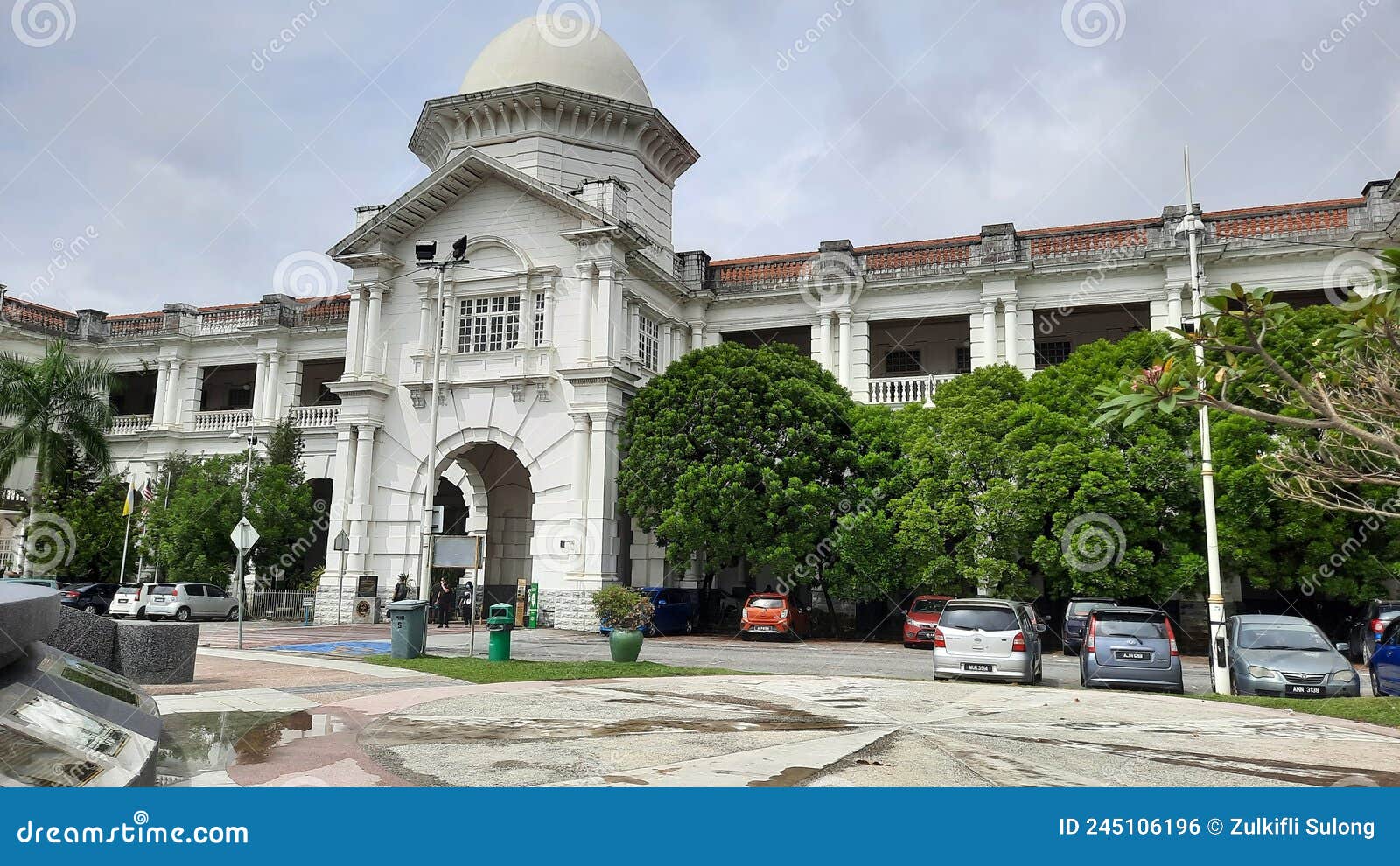 White Building in Ipoh City Centre Editorial Photo - Image of basilica ...