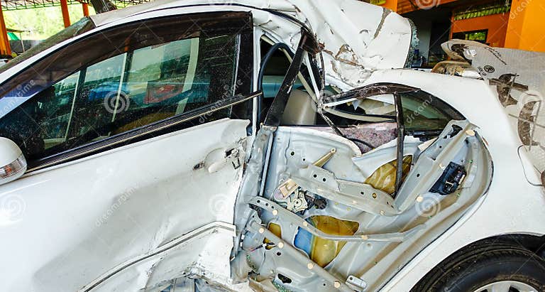 White car crash. stock image. Image of road, repair, crush - 58724209