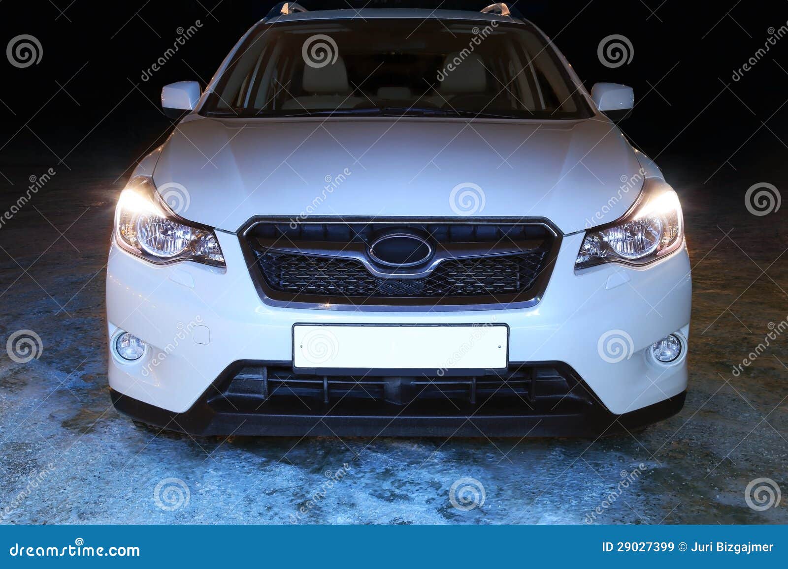 White Car at Night in the Winter Stock Image - Image of frost, frozen ...
