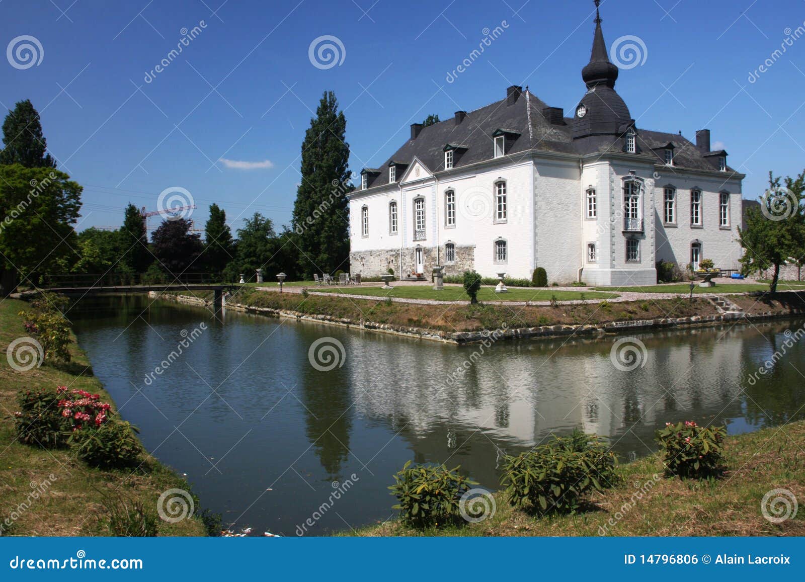 Old White Castle Royalty-Free Stock Photo | CartoonDealer.com #11744691