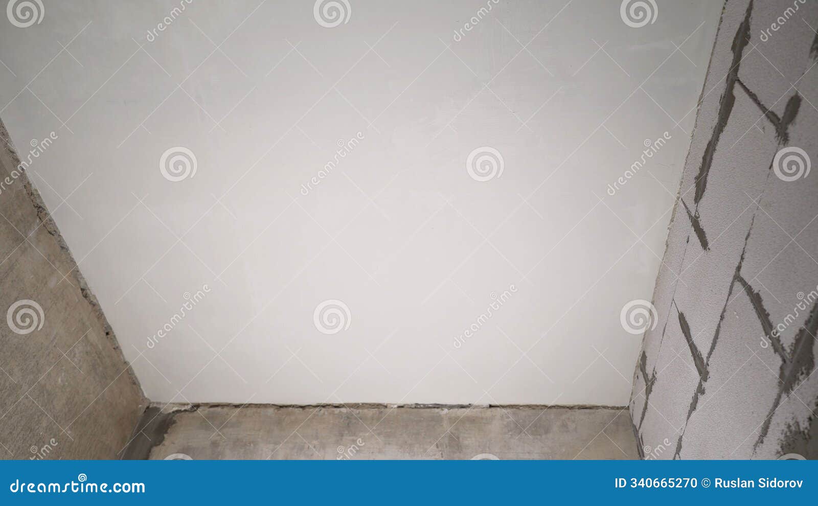 White Ceiling Plastering Finishing Work with Plasterboard Gypsum Panel ...